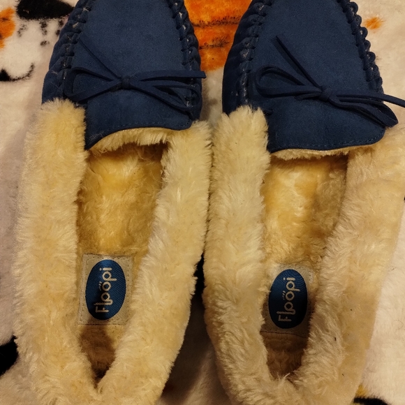 Floopi | Shoes | Floopi Melanie Moccasin Faux Suede Slippers | Poshmark